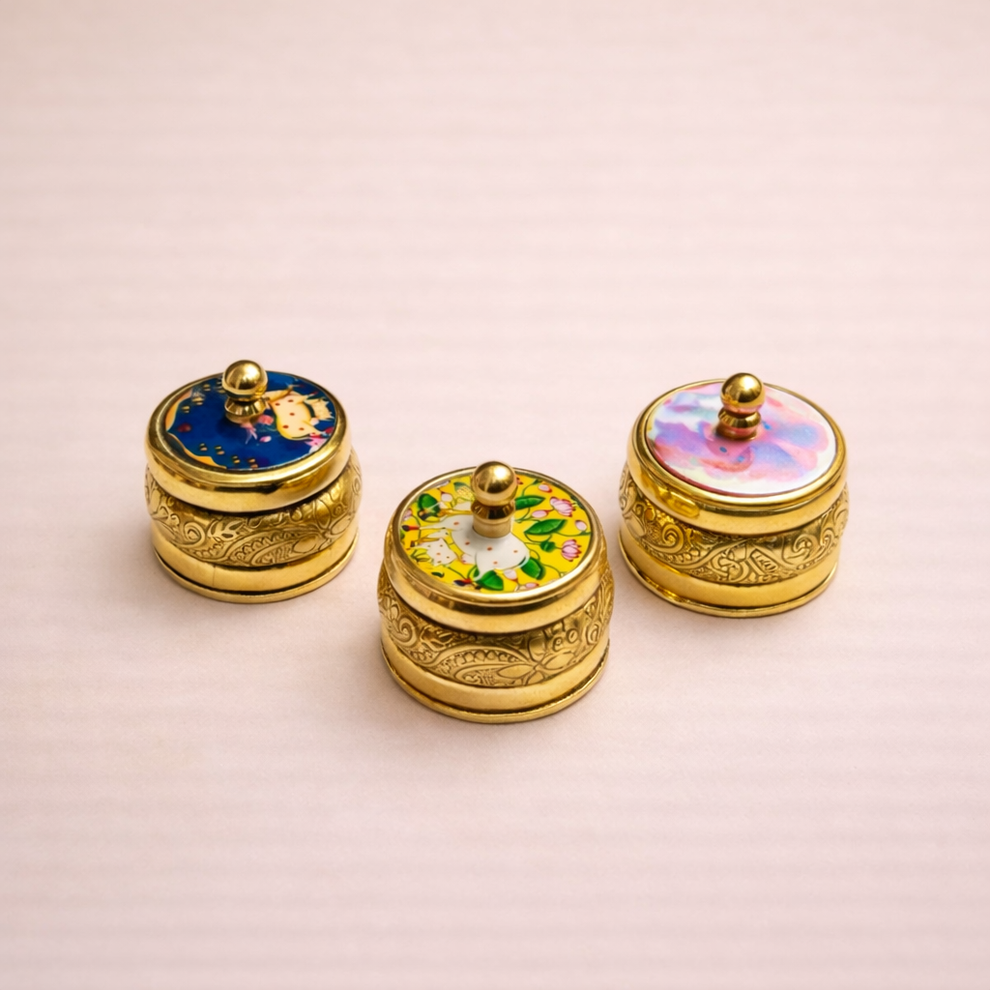 Brass sindur dibbi – Swastik Hampers